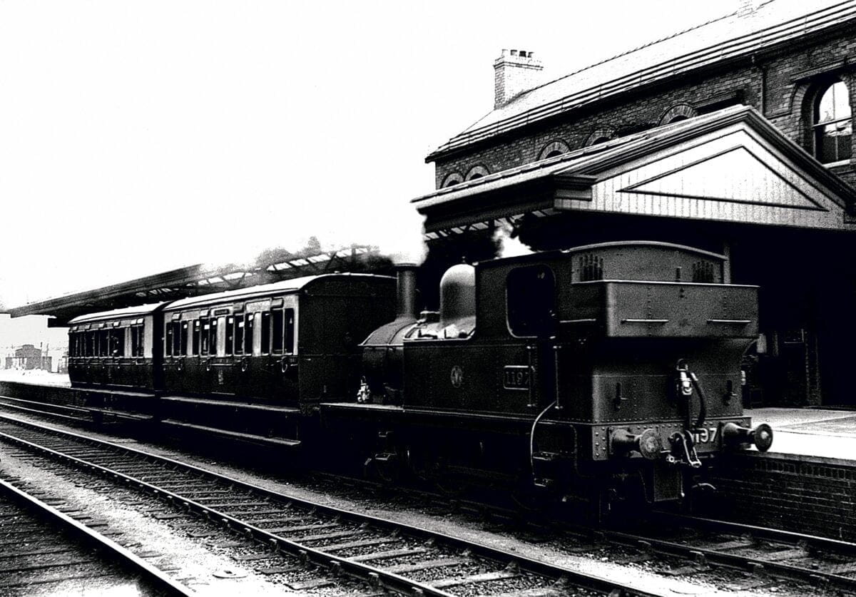 Ron Buckley, Britain’s oldest railway photographer – RailSistem